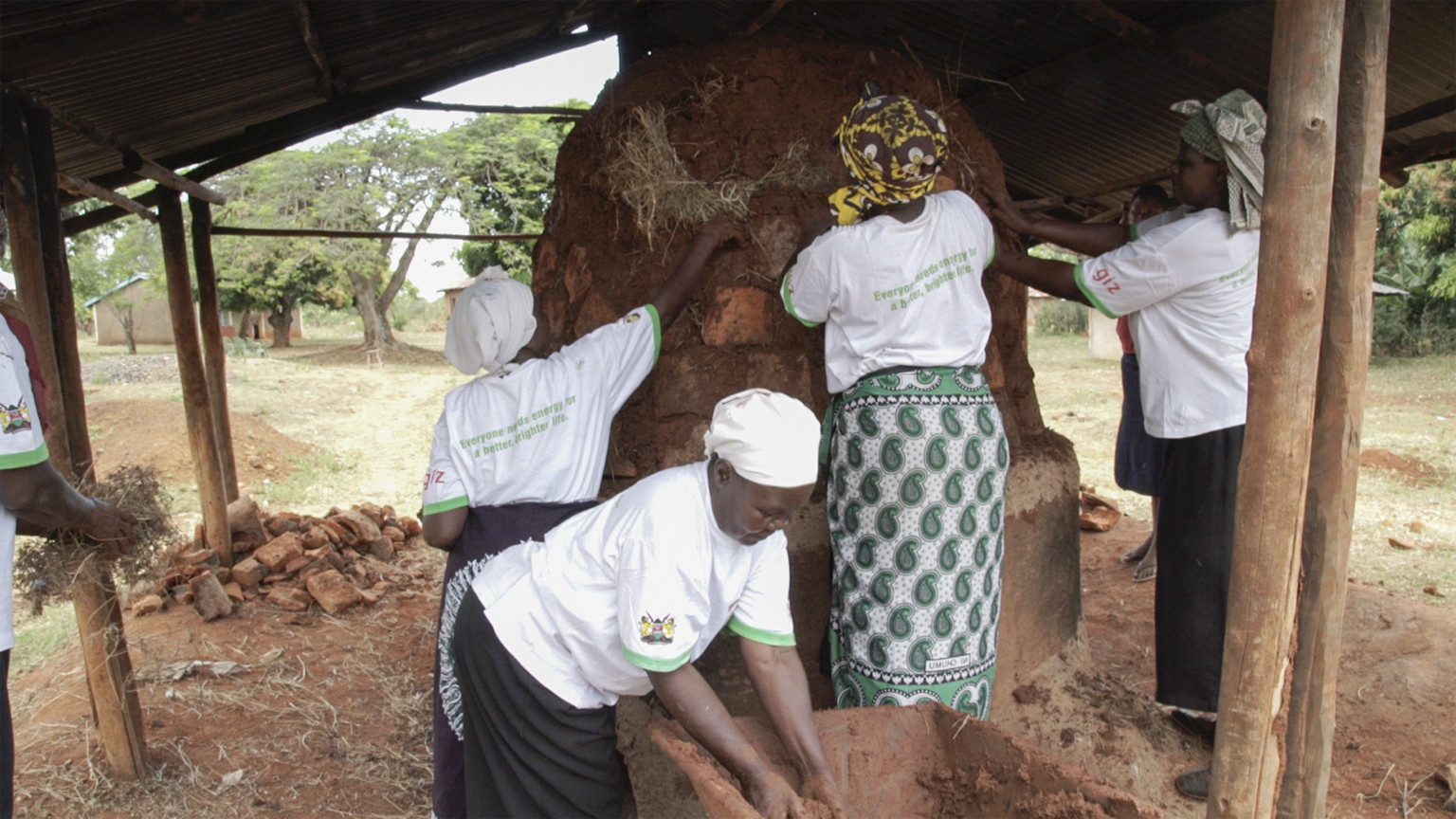 Mud-Based Cooking Stoves in Uganda - The Borgen Project
