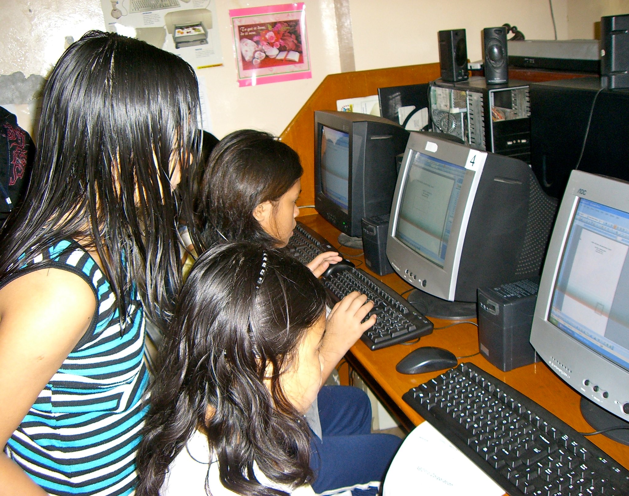 Internet Access in the Philippines Decreases Poverty - The Borgen Project
